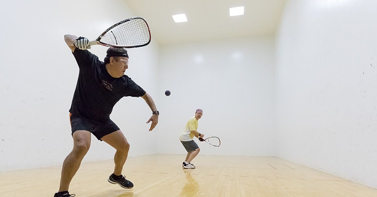 Returning the Backspin Shot in Pickleball: Two Steps